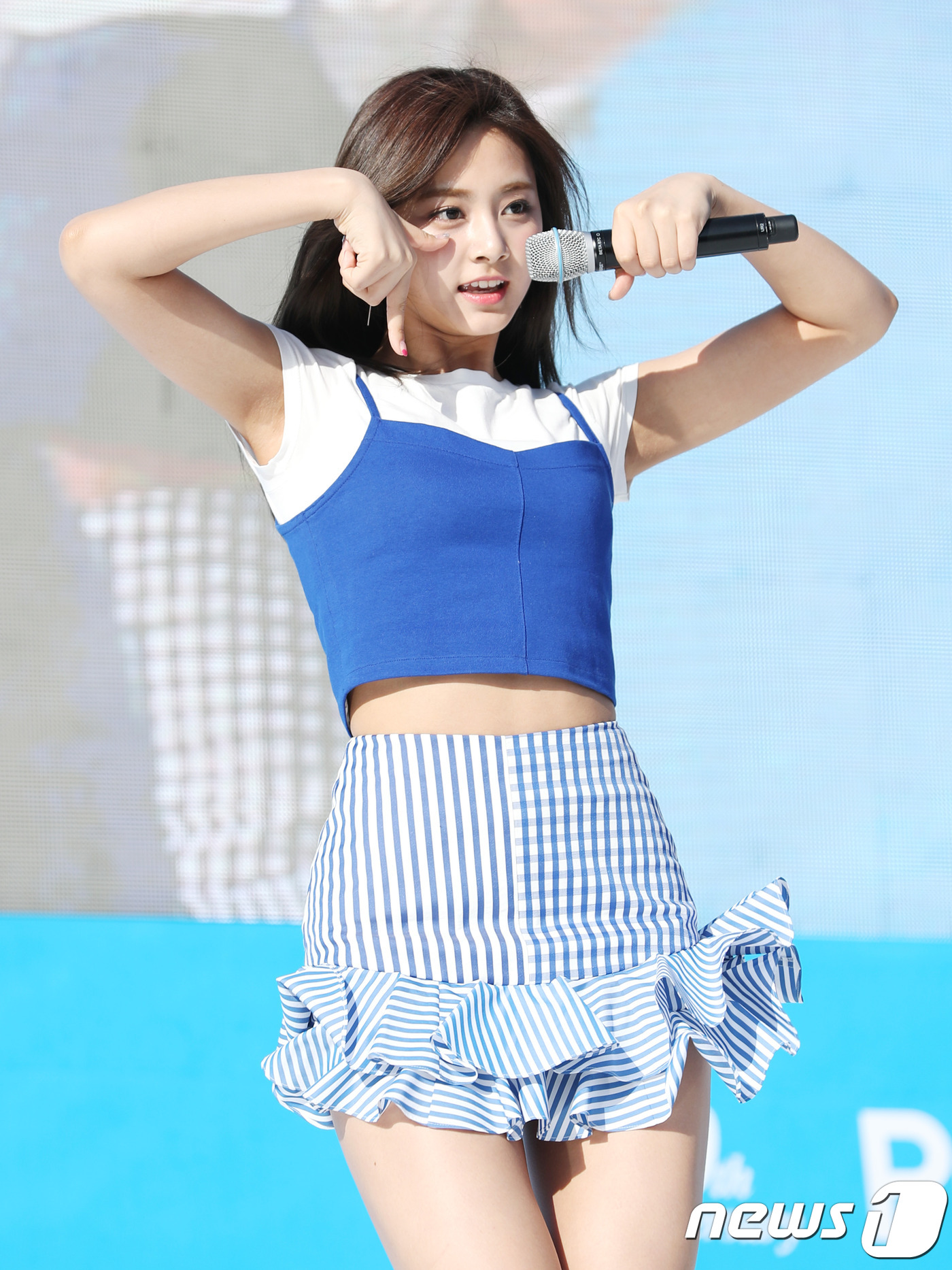 트와이스 쯔위, '청량감 넘치는 공연~'