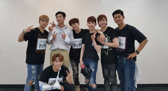 "함께한 시간들이 생각나"..2AM·2PM, 돈독한 우정