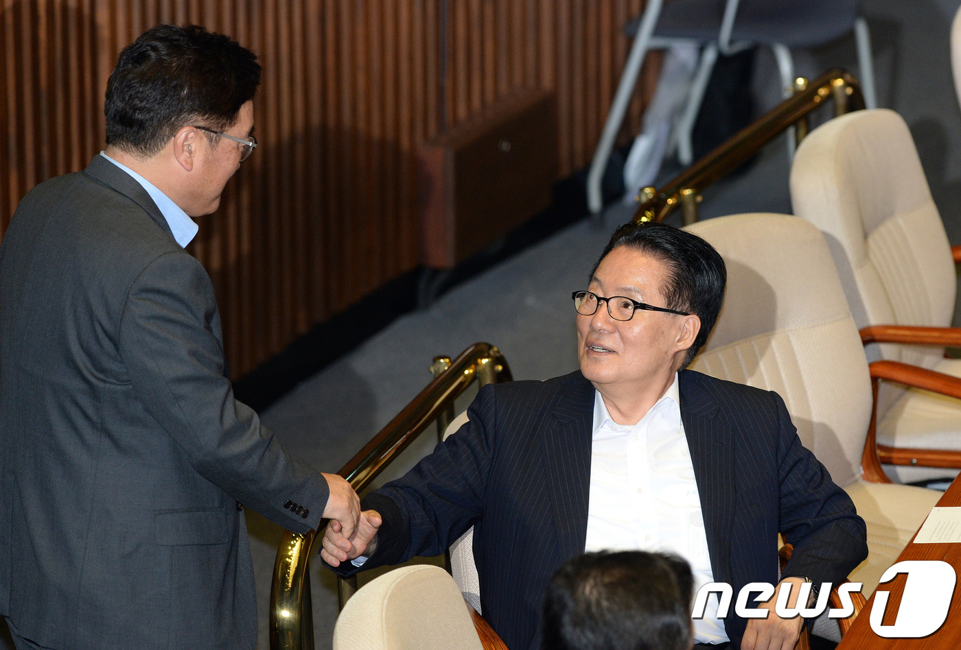 손 잡은 우원식-박지원