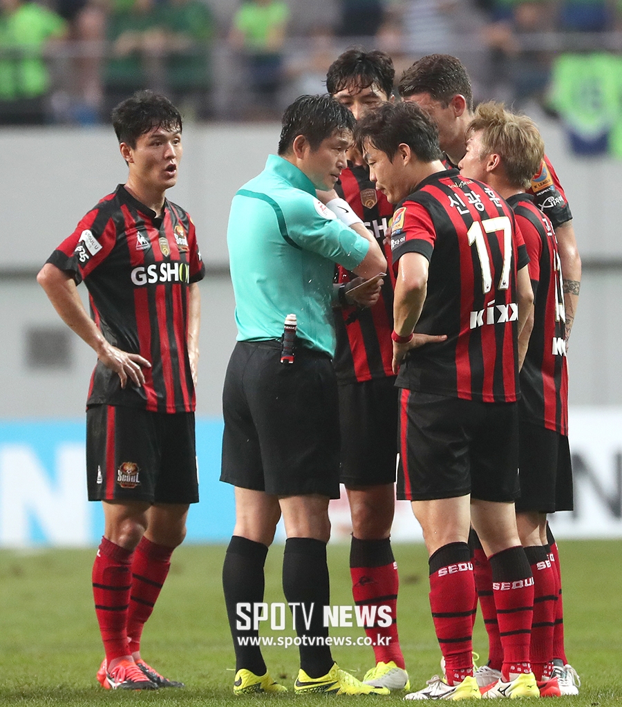 [포토S] 주세종, '퇴장이라니'