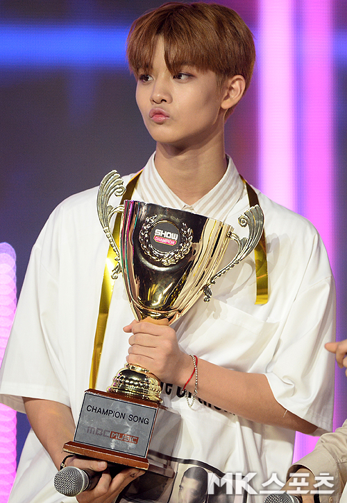 워너원 배진영 '입술 쭉~' [MK포토]