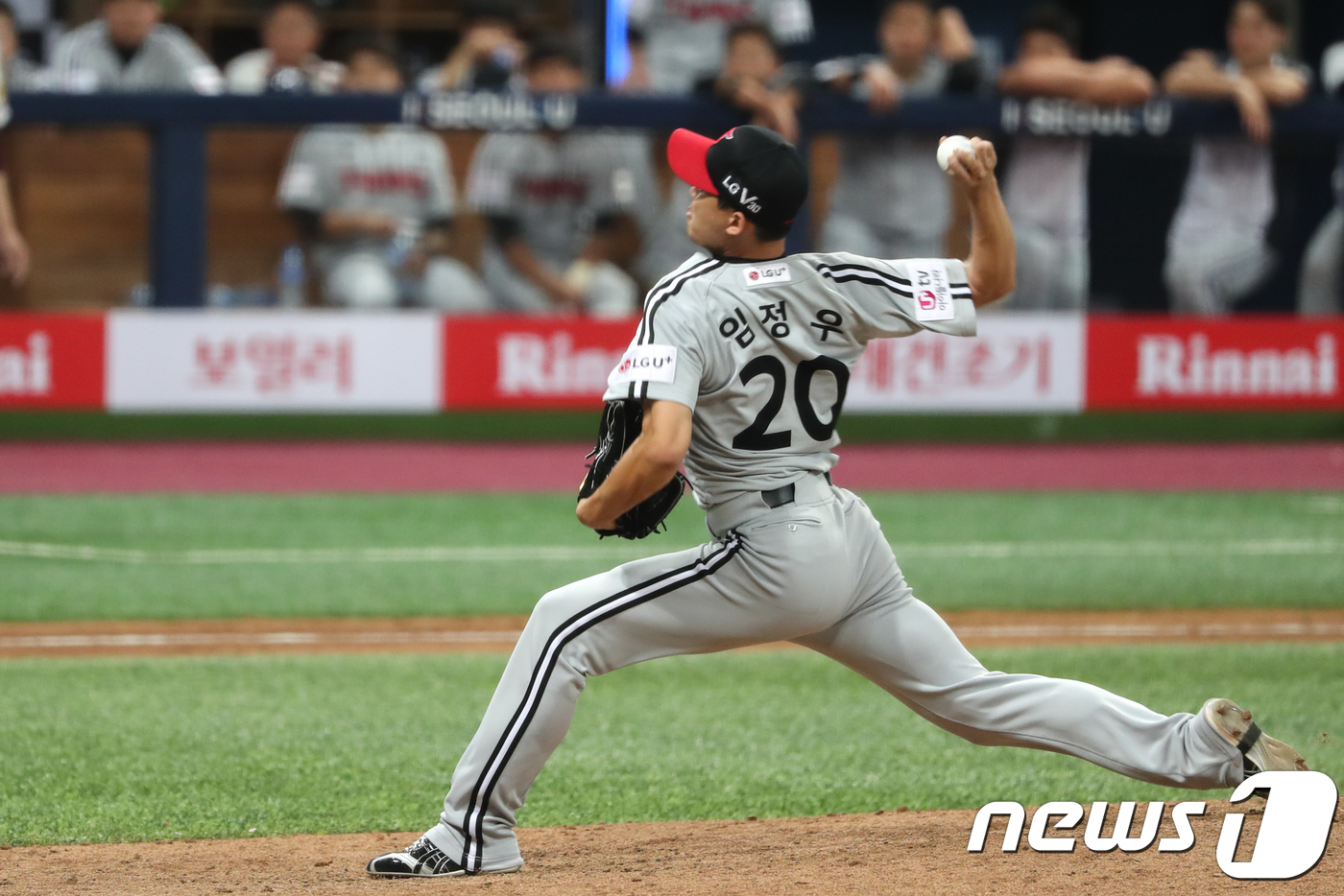 역투하는 임정우