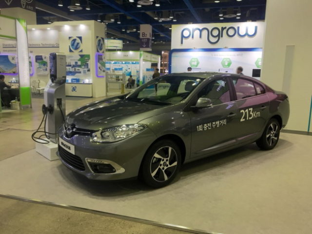 주행가능거리 213km로 늘어난 신형 SM3 Z.E, 공식 발표 전 전시회 깜짝 등장 | 오토다이어리