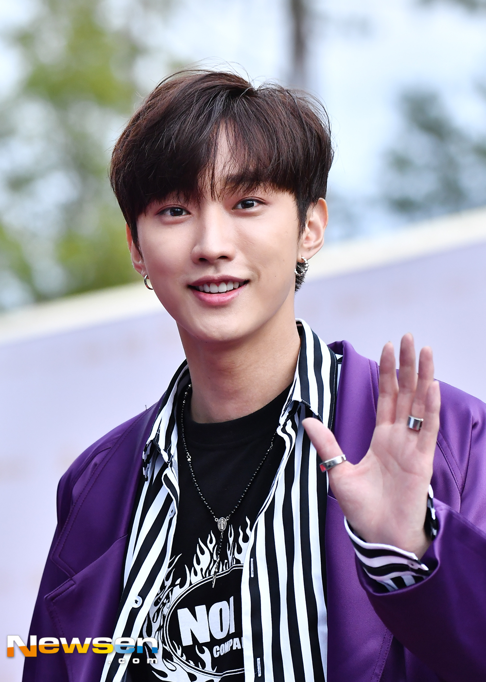 [포토엔HD]B1A4 진영 '여심 녹이는 손인사'