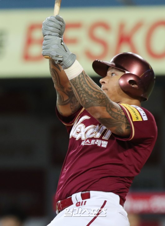 [포토]초이스, 동점 스리런