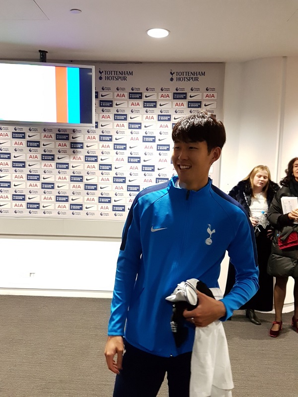 [이성모의 Respect] EPL 취재 中 기자 "중국팬들, 손흥민 보며 부러워한다" | 다음스포츠