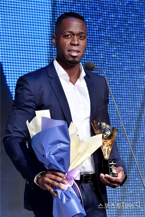 [ST포토] 버나디나, 'KBO 득점상 수상'