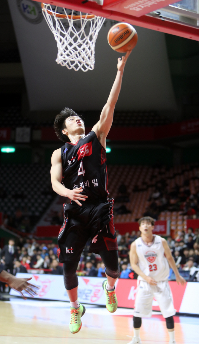 인삼공사 김민욱·김기윤 KT 이재도·김승원, 2대2 트레이드