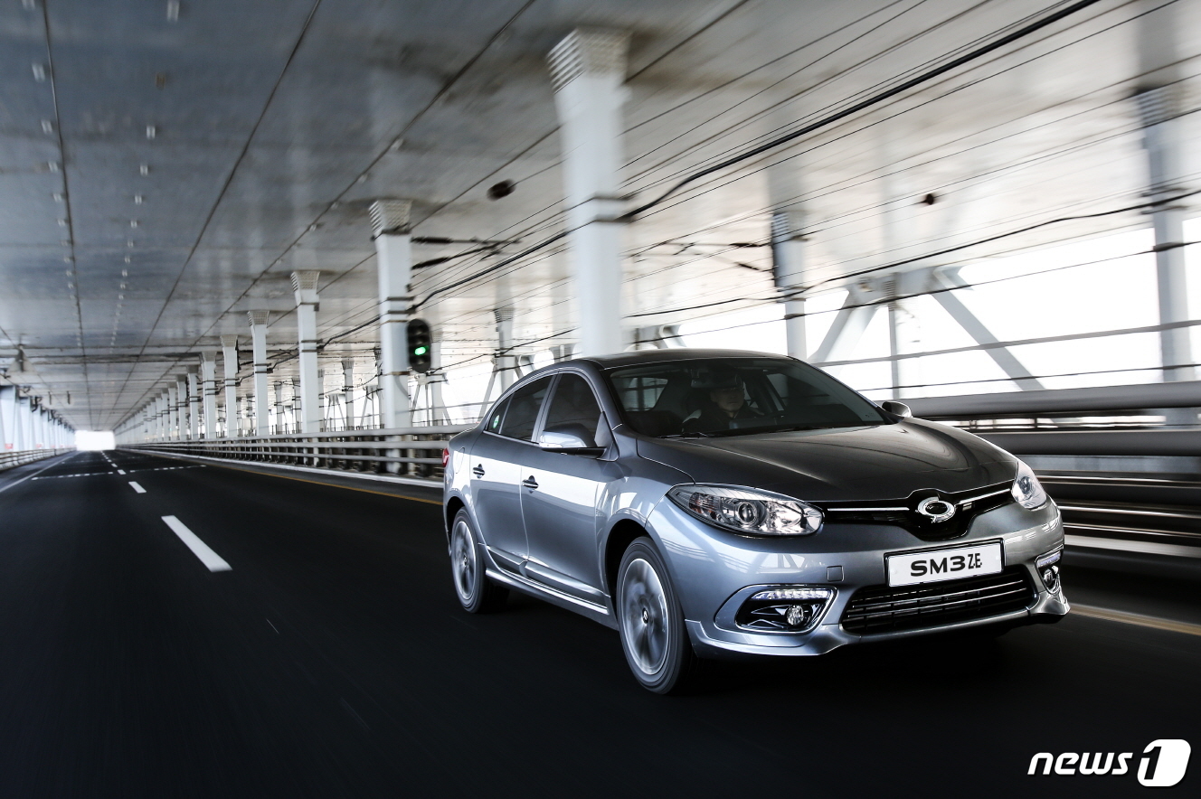 르노삼성, 신형 전기차 SM3 ZE 공개..1회 충전으로 213km 주행