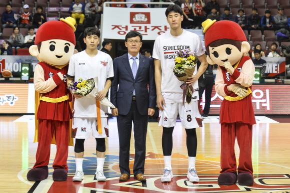 [KGC-kt]'트레이드 후 첫 대결' 더 요긴하게 쓴건 kt였다