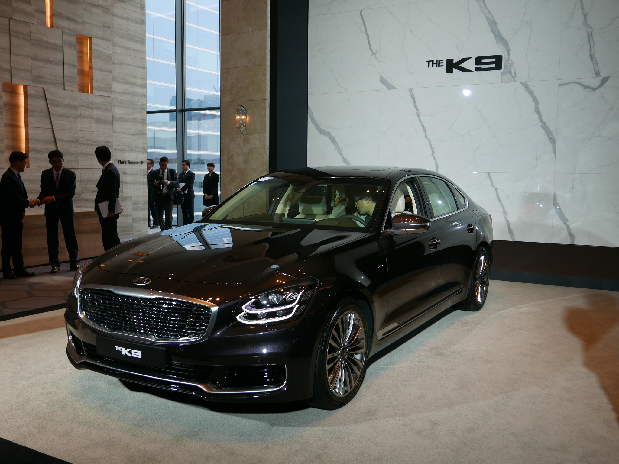 2세대 'THE K9'에만 들어간 기아차의 기술과 편의사양 | 더드라이브