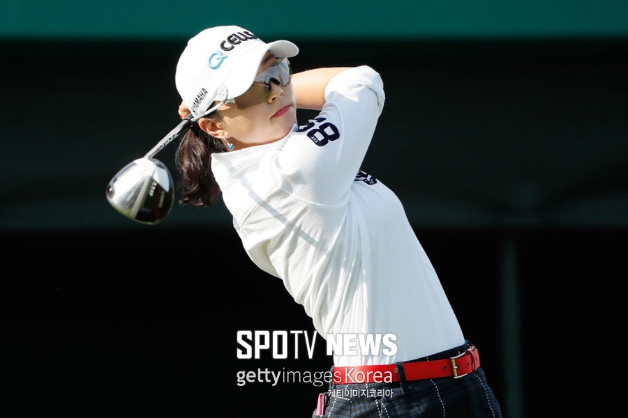[JLPGA] 윤채영, 반테린 오픈 1R 공동 4위..나머지 韓 선수 '주춤'