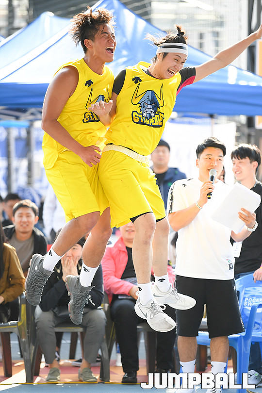 [JB포토] 스탬피드 '3X3 1라운드 승리의 기쁨'