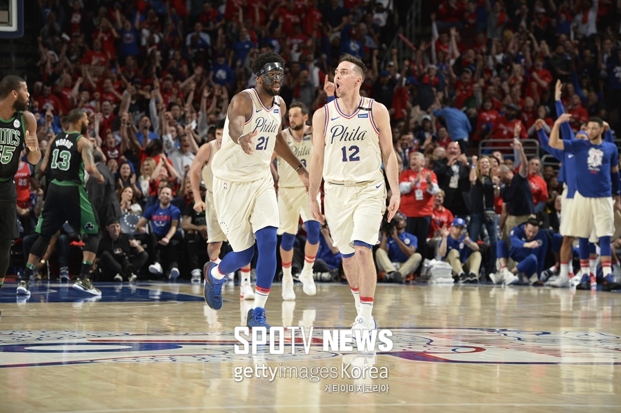 [NBA PO 2R] '맥코넬 깜짝 활약' PHI, 보스턴 상대 시리즈 첫 승