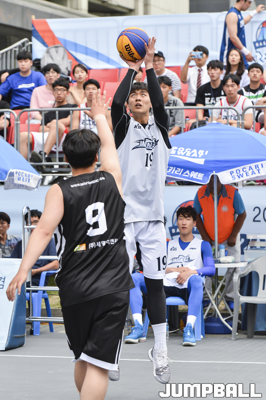 [JB포토] KBL WINDS 양홍석 '나도 2점 슛으로'