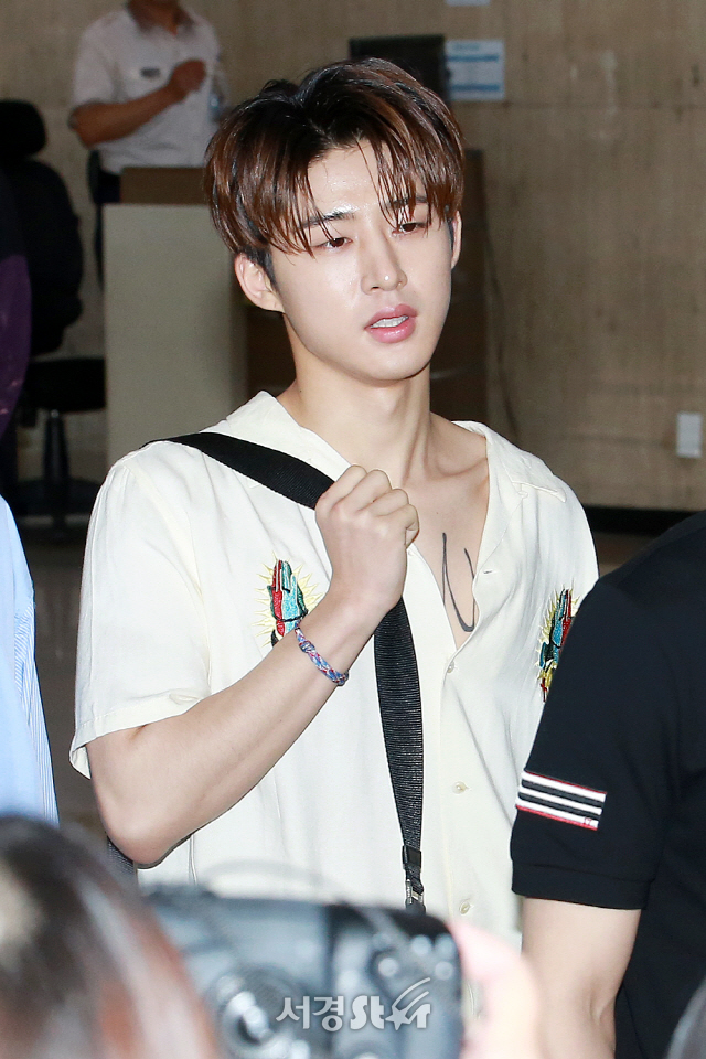 아이콘(IKON) 비아이(B.I), '으른 섹시美' (공항패션)