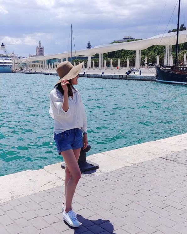Kim Kyung-ran divorce After Recent Recent, Leg-beauty Beach outing ...