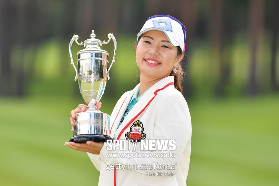 [JLPGA] 황아름, 9년 만에 JLPGA 투어 우승..개인 통산 2번째
