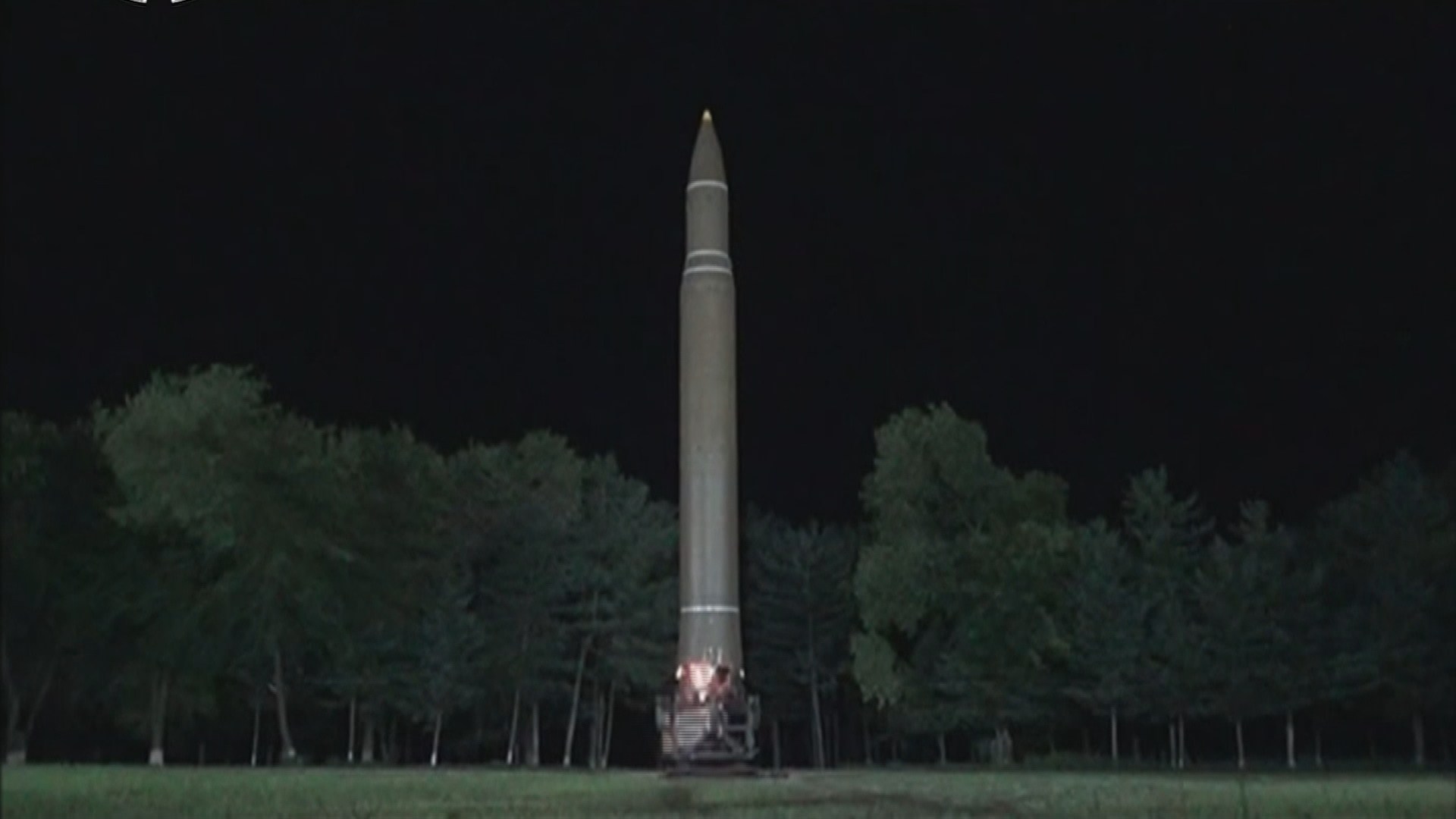 WP "북한, 비밀리에 새로운 ICBM 제작중"