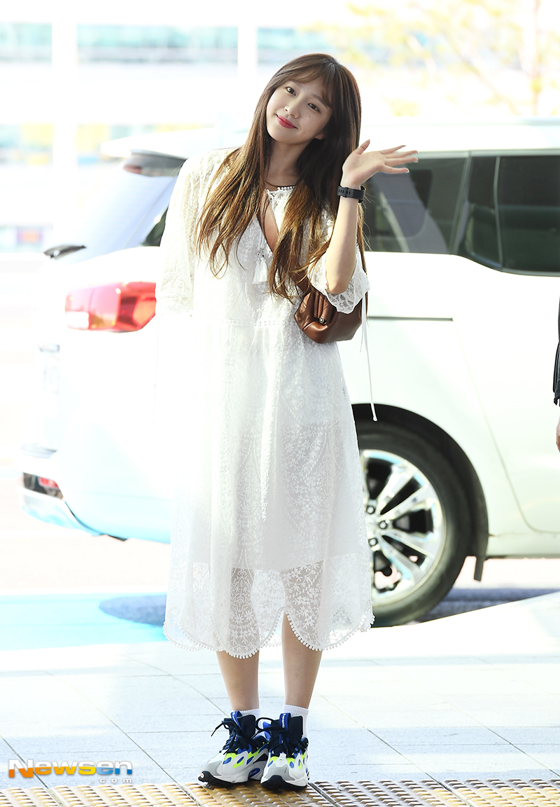 EXID Hani 'A clean Hani completed in white dress'