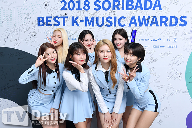 [TD포토] 모모랜드 '2018 소리바다 어워즈 본상 수상'