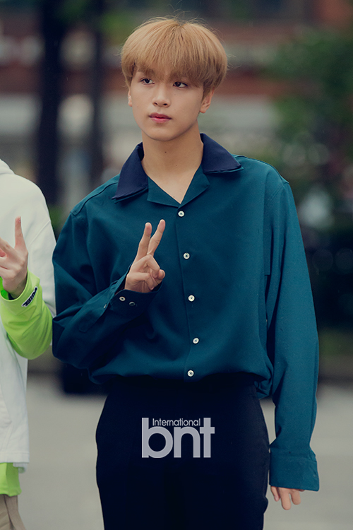 [bnt포토] NCT DREAM 제노 '귀엽게 브이'