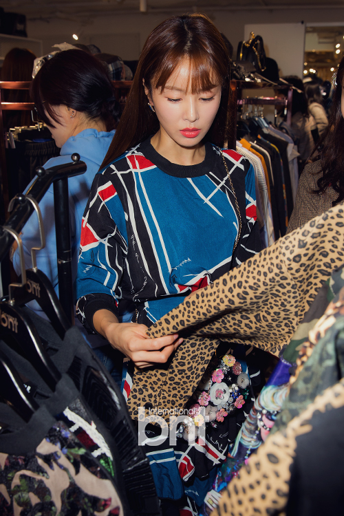 [bnt포토] 한혜린 '레오파드 패턴에 눈길이 자꾸 가네요'
