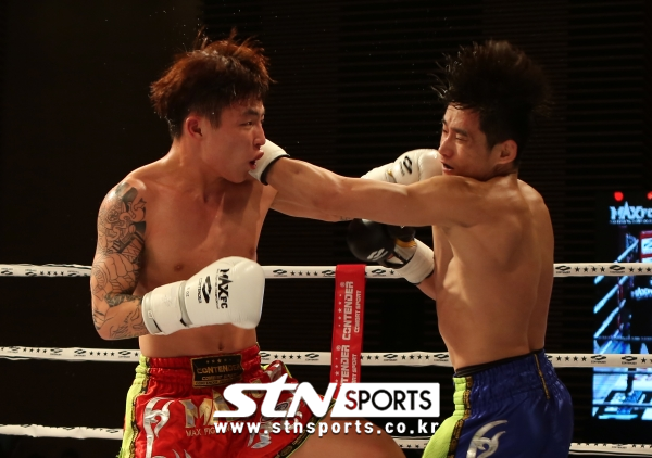 [MAX FC15] '권아솔 도발' 김수훈, 슈퍼 펀치·킥 장착한 '슈퍼루키' 입증