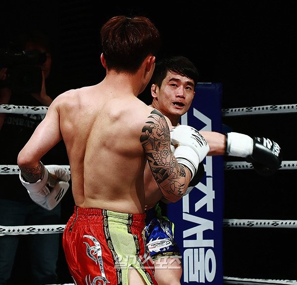 [포토]'MAX FC15' 이재선 파워풀한 펀치!