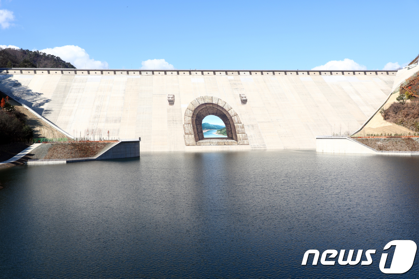 화천 평화의 댐 3단계 사업 완료..평화 관광명소 기대