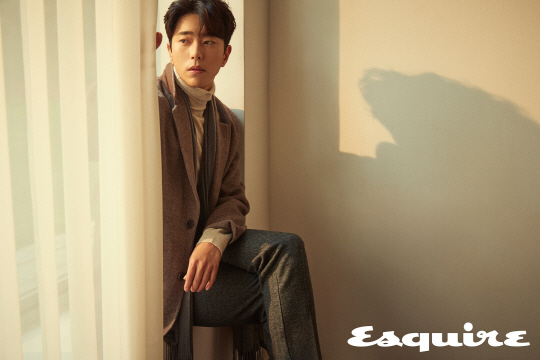 The Eyes of Autumn Man... Yoon Hyun-min , Dandine Nam's Jeong Seok