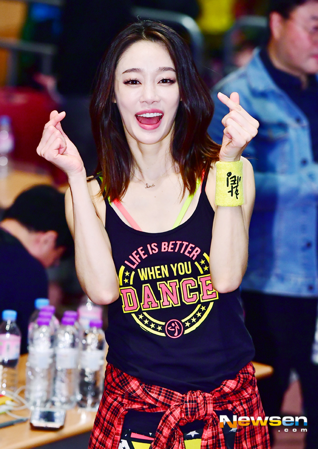 최여진 '연예계 대표 줌바 여신의 하트포즈'[포토엔HD]