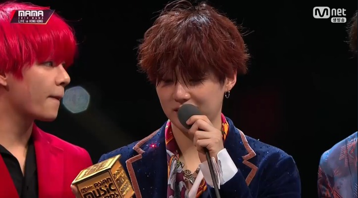 [2018 MAMA] BTS, 올해의 가수상 수상..5관왕의 눈물