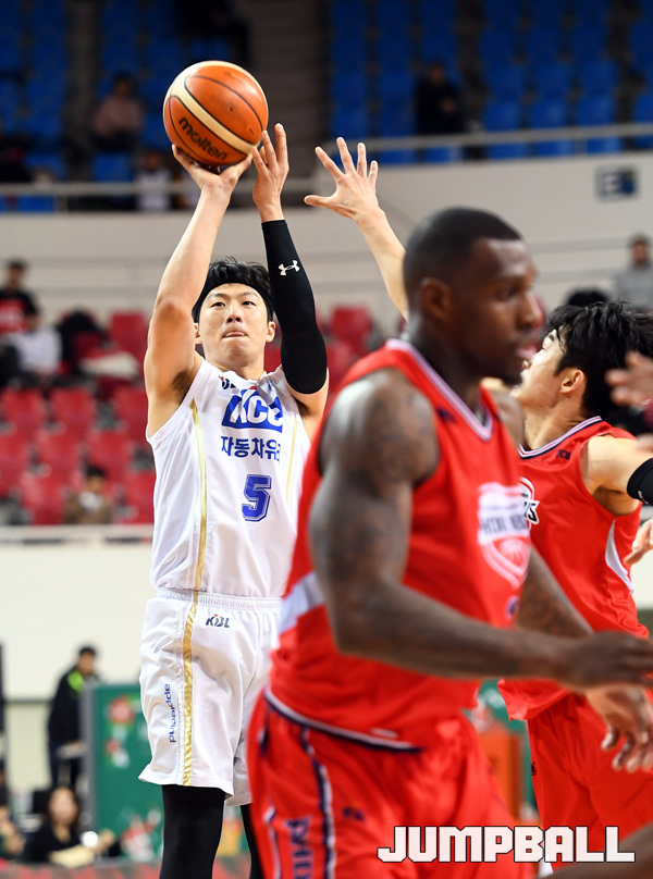 [JB 주간 MVP] 6강 PO, 내가 이끈다! KCC 이정현 & DB 포스터