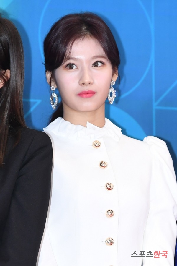 트와이스 사나, 남심 흡수하는 미모(2018 KBS 가요대축제)