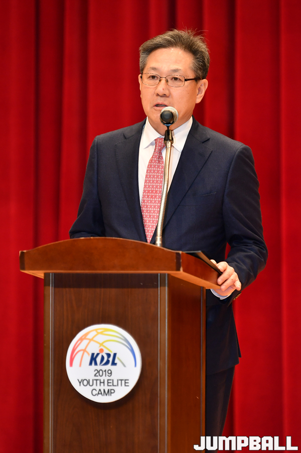 [JB포토] 이정대 KBL 총재 'KBL 유스 엘리트 고등부 입소를 환영합니다'