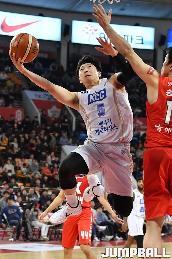 '킨은 통했다' KCC, SK 원정 12연패 탈출..단독 5위 등극