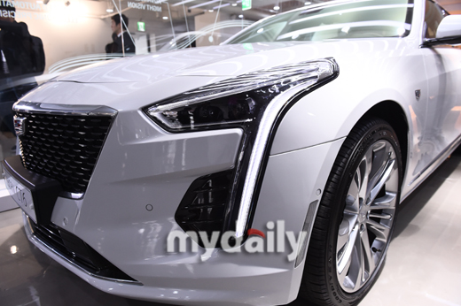 캐딜락, '혁신적인 플래그십 세단 'REBORN CT6' 국내 출시