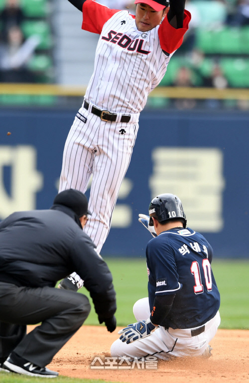 박세혁, 슬럼프 없는 발로[포토]