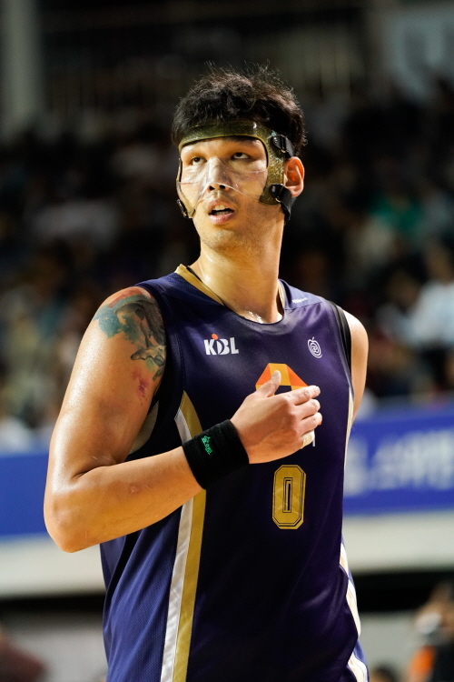 '하승진 은퇴' KCC, FA 시장 뛰어드나