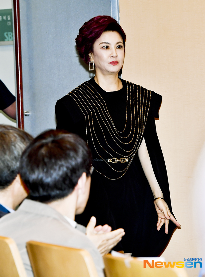 Kim Hye-seon 'Fashion with Elegance'