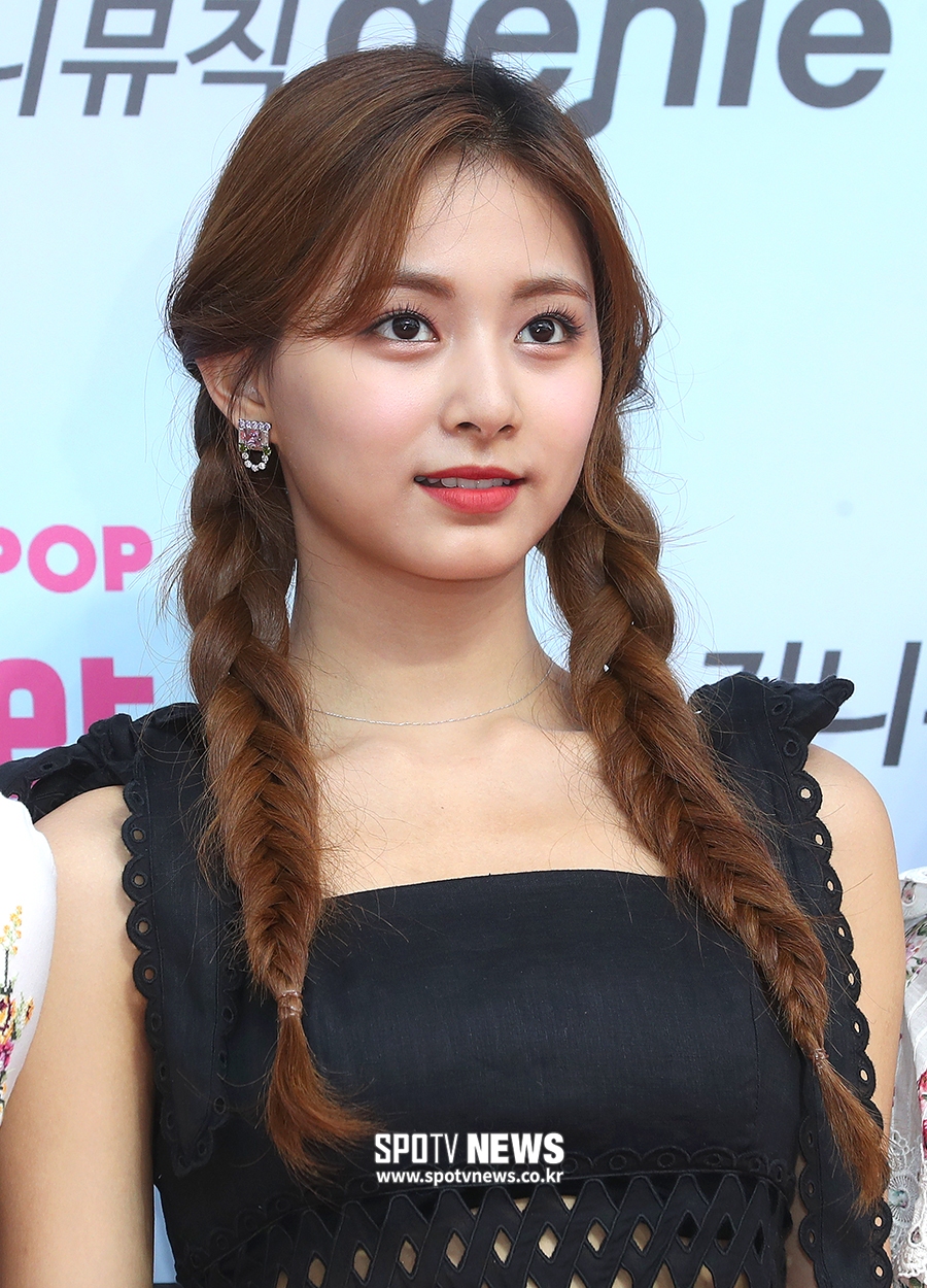 [포토S] 트와이스 쯔위, 작은 얼굴에 꽉 찬 이목구비