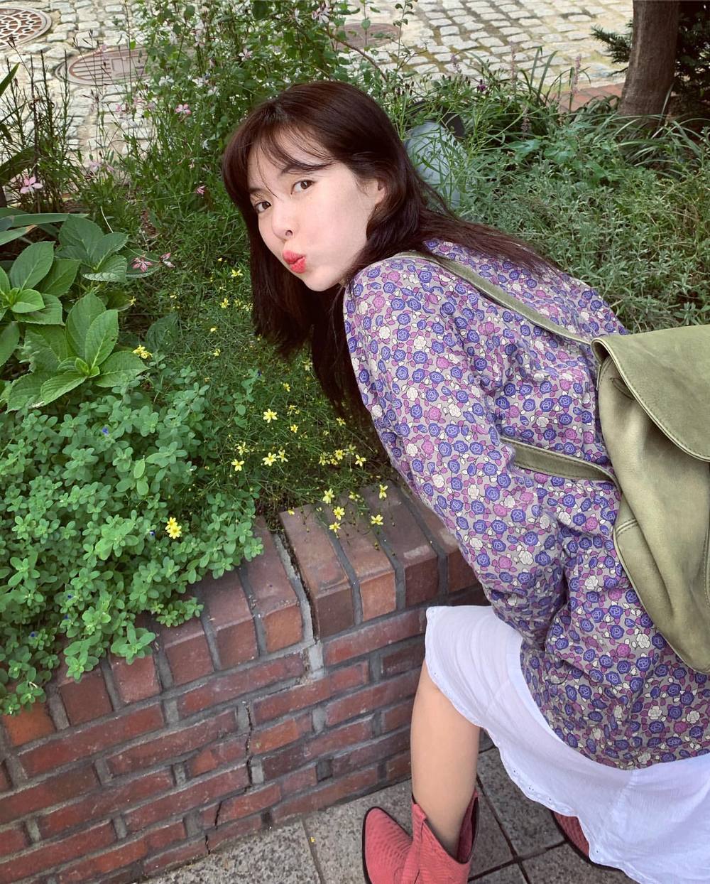 Hyuna , Overlyp Erased Blue Sun Recent 'It's Beautiful Than Flowers'