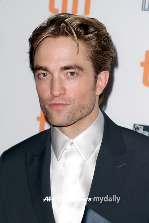 '배트맨' 로버트 패틴슨, 카리스마 넘치는 포즈[MD할리우드]