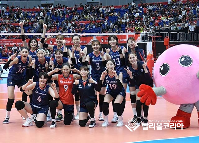 [2019 FIVB 여자배구 월드컵] 한-일전 승리한 한국 선수들.