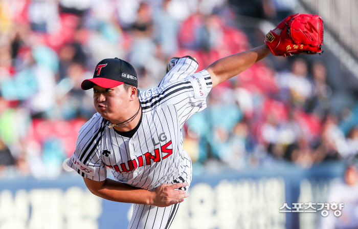 [스경X준PO1]LG 고우석 "WC 9회, 만루되니 긴장 풀리더라"