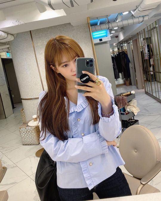 "Breaking bangs in eight years" Hyomin , while growing younger, looks ...