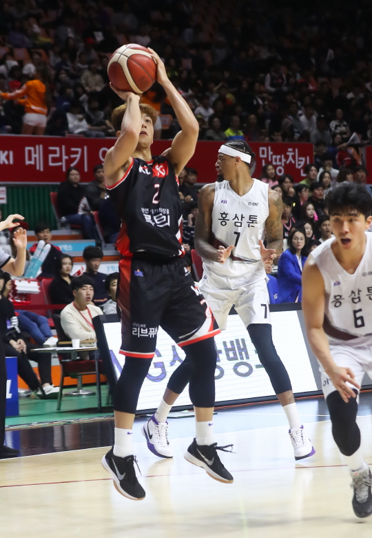 [BK Review] '주전 고른 활약' KT, KGC에 낙승.. 2연패 탈출