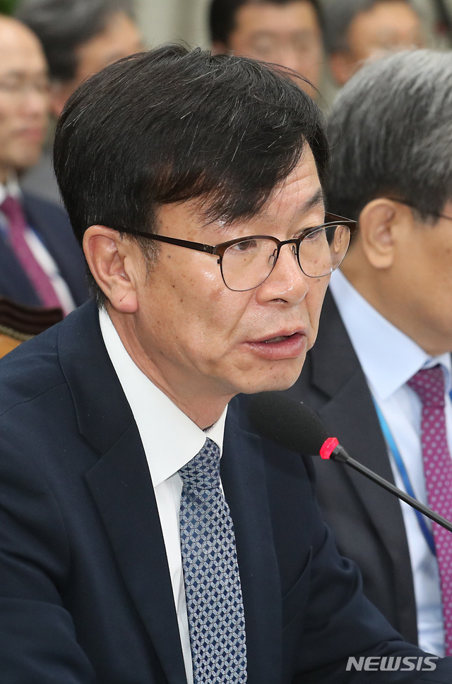 김상조 "文대통령, 9월 교육부에 대입 정시 확대 검토 지시"