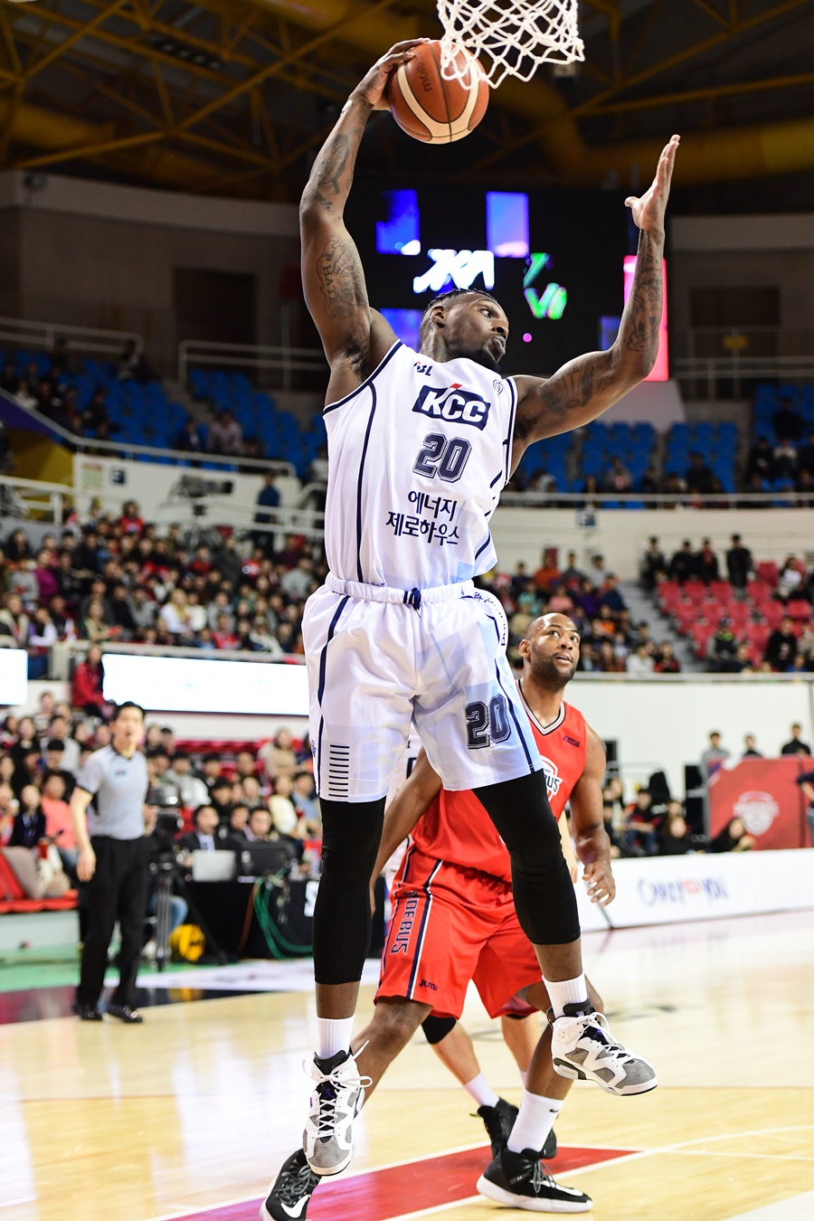 '라건아 26P 17R' KCC, 트레이드 맞상대 현대모비스에 진땀승